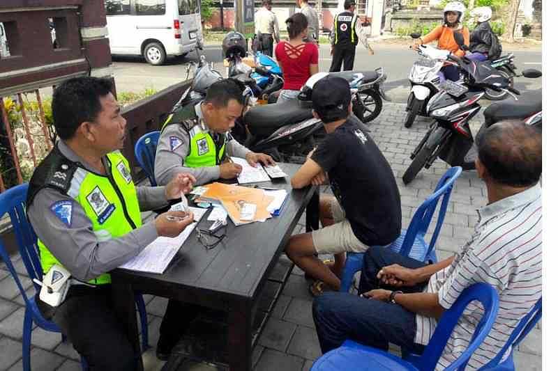 Di Bangli, Ratusan Orang Ditilang dalam Sepekan | BALIPOST.com