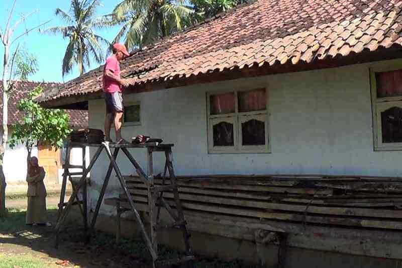 Angin Kencang Terjang Enam Rumah di Air Kuning | BALIPOST.com