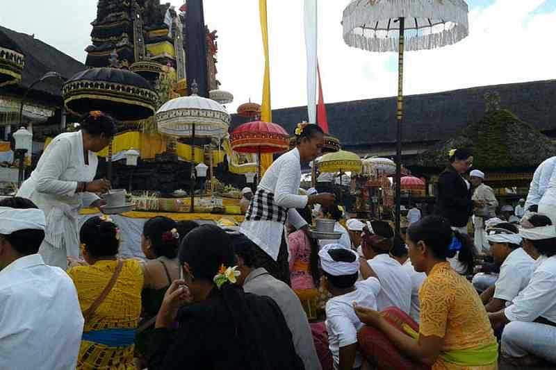 Puncak Karya Di Pura Tuluk Biyu Batur, Ribuan Pemedek Ikuti Prosesi ...
