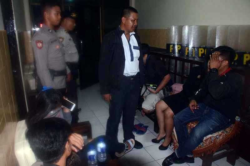 Razia Hotel, Sembilan Pasangan Terjaring | BALIPOST.com