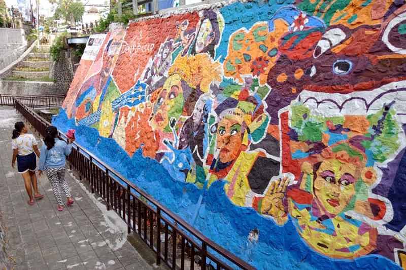 Mural Hiasi Taman Kota Lumintang | BALIPOST.com