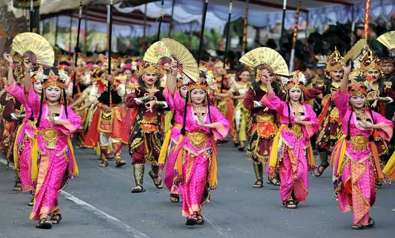 Dua Kisah Perempuan Heroik Meriahkan Pawai PKB | BALIPOST.com