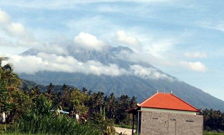 Kegempaan Vulkanik Gunung Agung Naik, Indikasi Pergerakan Magma Baru ke ...