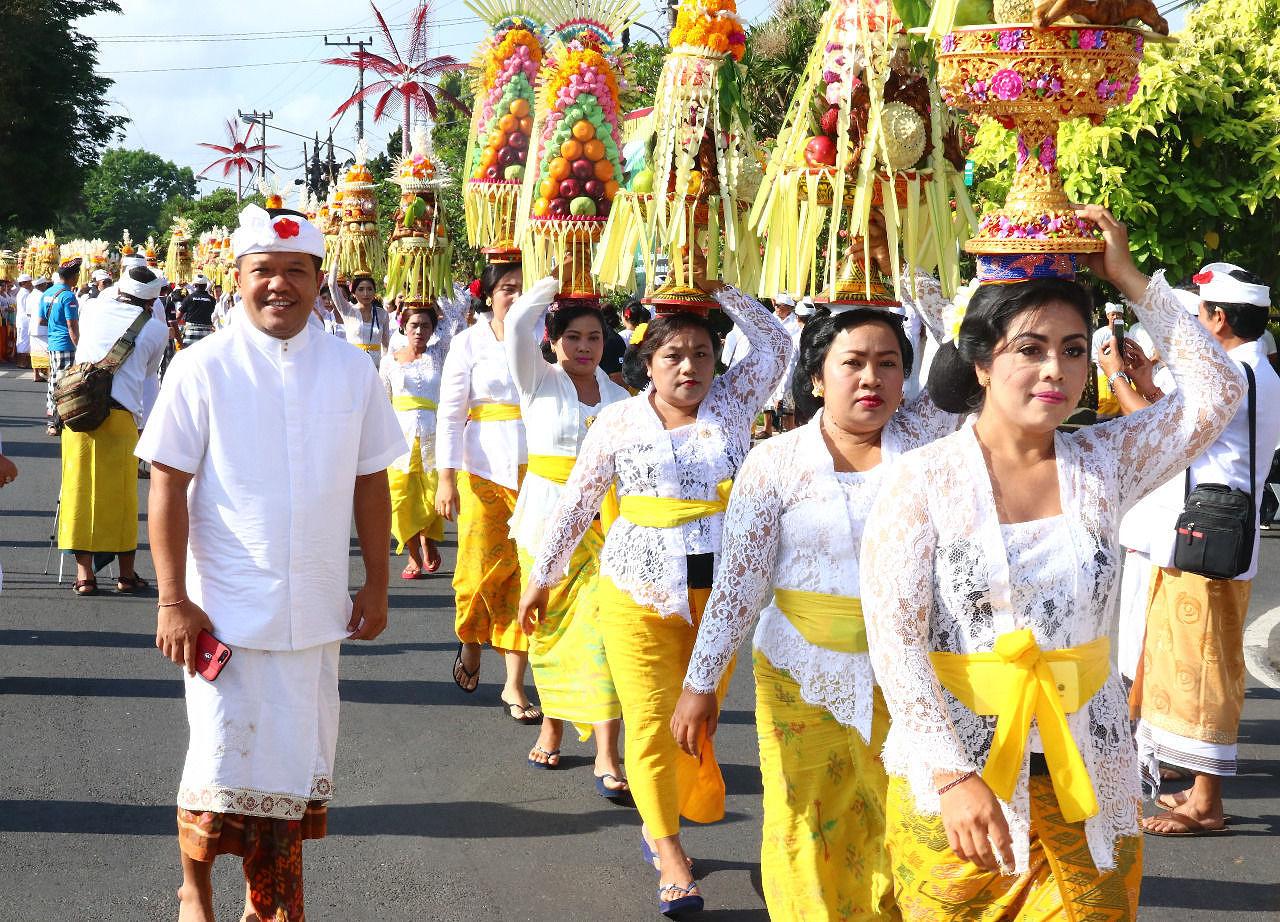 Pemkab Bangli “Mepeed” Serangkaian Karya Panca Wali Krama dan Ngusaba ...