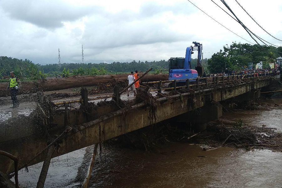 Jembatan Tukad Biluk Poh Putus, Jalur ke Denpasar Dialihkan Lewat Buleleng | BALIPOST.com