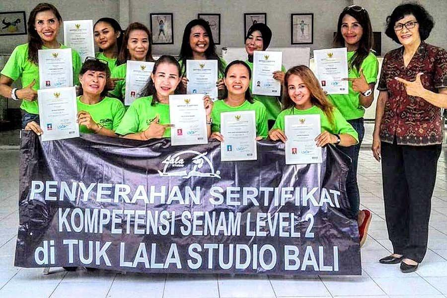 Lala Studio Bagikan Sertifikat ke Instruktur | BALIPOST.com