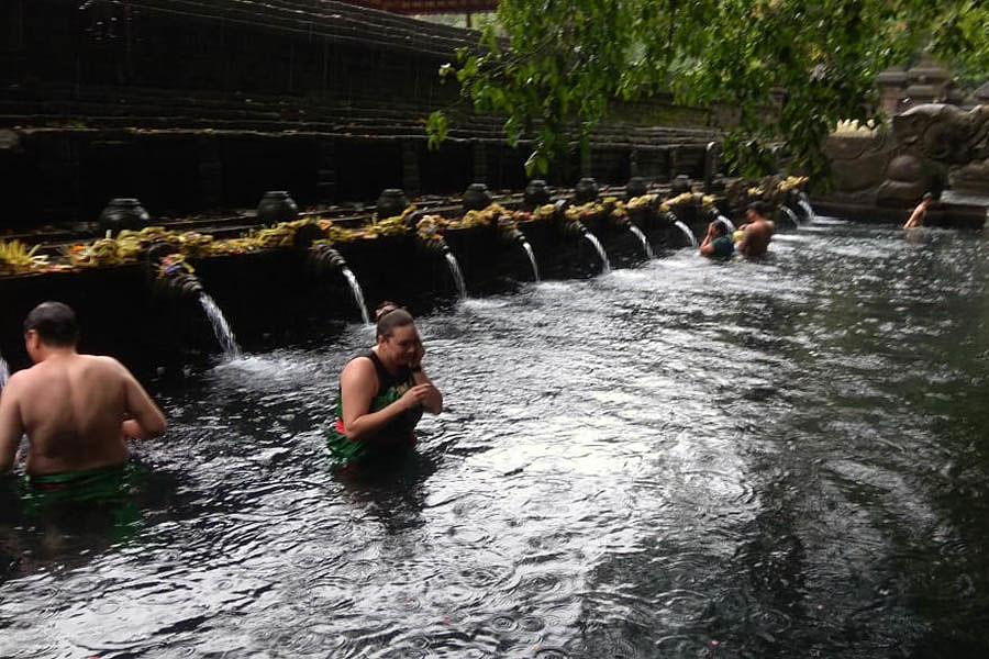 Ingin Coba Tradisi "Melukat" di Bali? Berikut 5 Rekomendasinya ...