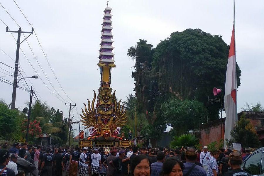 Bade Berbobot 5 Ton Iringi Palebon Anak dan Cucu I Gusti Ngurah Rai ...