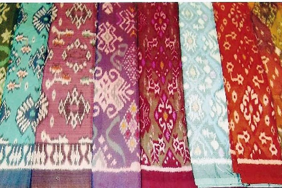 Extinction Threaten Balinese Native Weaving Fabrics | BALIPOST.com