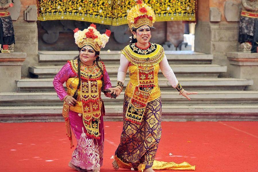 Lansia Pentaskan Dramatari Arja | BALIPOST.com