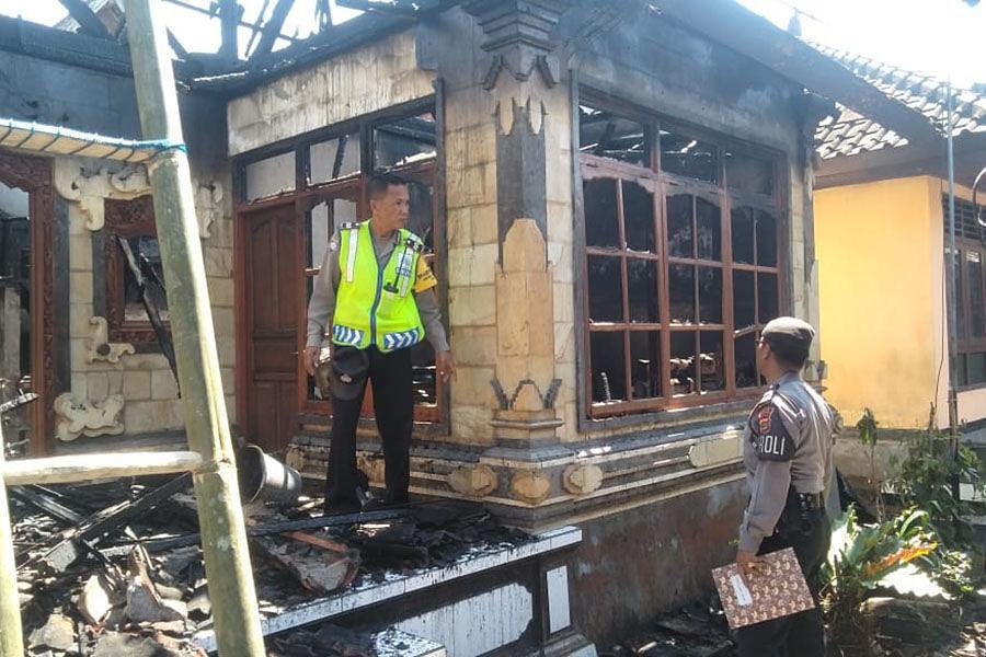 Api Dupa Jatuh ke Kasur, Dapur Terbakar | BALIPOST.com