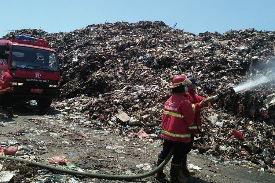Kebakaran di TPA Suwung, Proses Pendinginan Masih Berlangsung ...