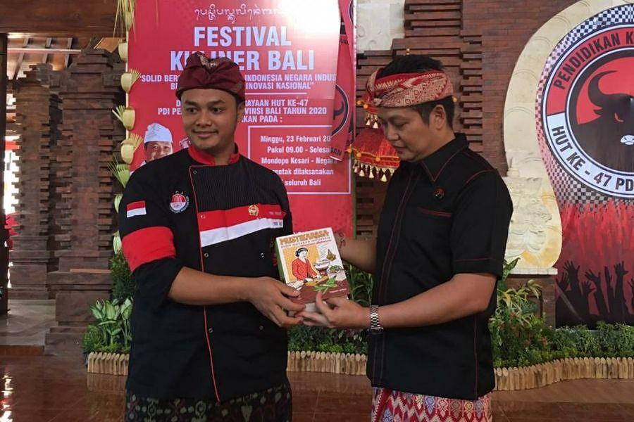 Festival Kuliner Jembrana, Kembang Hartawan Kenalkan Buku Mustika Rasa ...