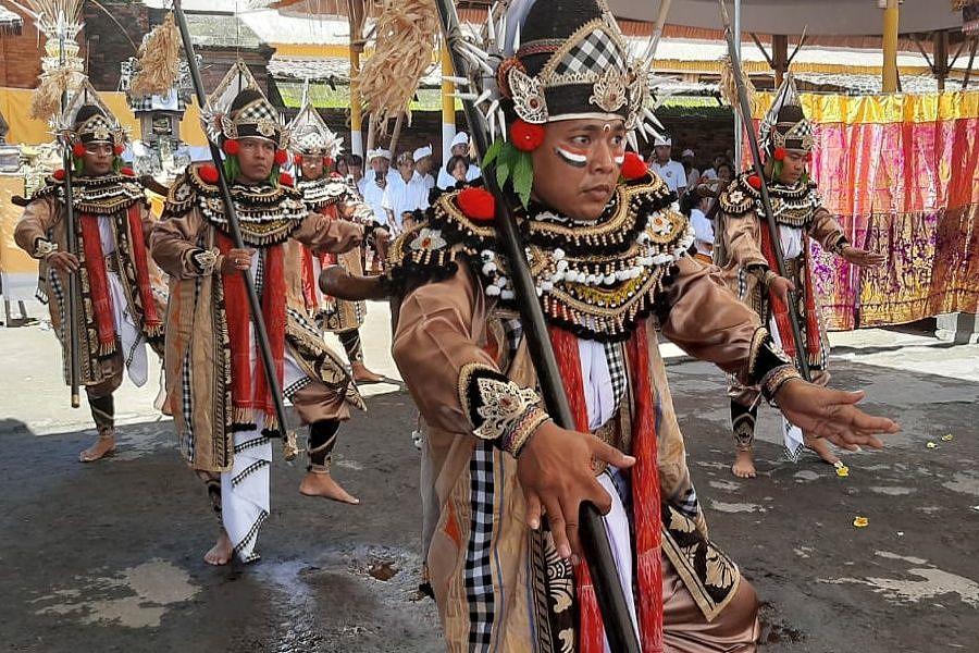 Tari Baris Oncer Ganda, Terinspirasi Kiprah Laskar Gelgel | BALIPOST.com