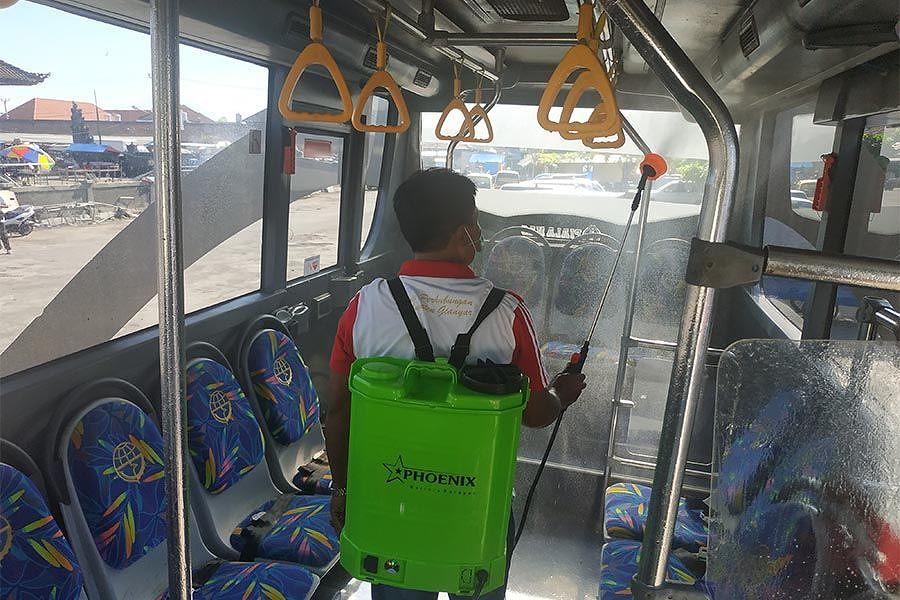 Dishub Gianyar Semprot Angkutan dan Fasilitas di Terminal Batubulan ...