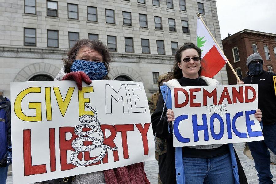 Ratusan Orang Demo Kebijakan "Lockdown" AS | BALIPOST.com