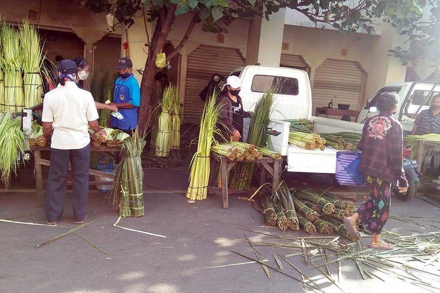 Bandel, Dagang Busung Kembali Berurusan dengan Satpol PP Klungkung ...