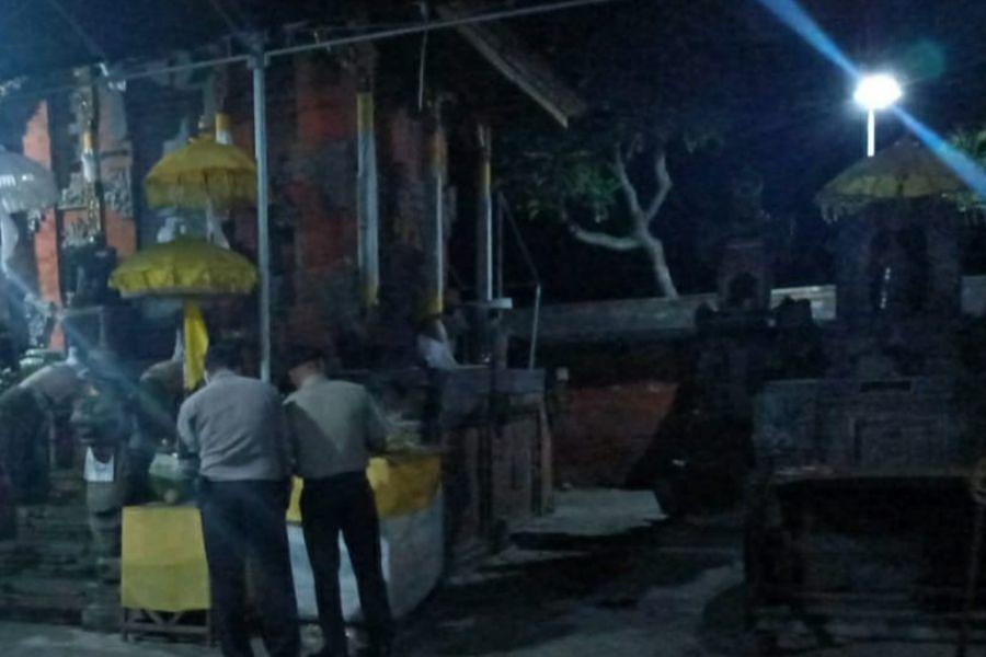 Tepergok Bongkar Kotak Sesari, Maling Diduga Tinggalkan Motor dan Kartu ... Tepergok Bongkar Kotak Sesari, Maling Diduga Tinggalkan Motor dan Kartu ...