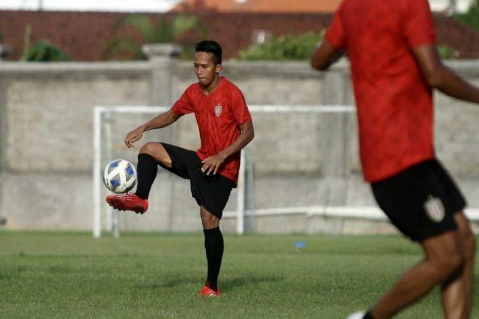 M. Rahmat Gonta-Ganti Nomor Punggung | BALIPOST.com