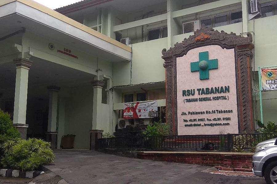 Bus Tabrak Belasan Kendaraan, Sejumlah Korban Dirawat di RSU Tabanan ...