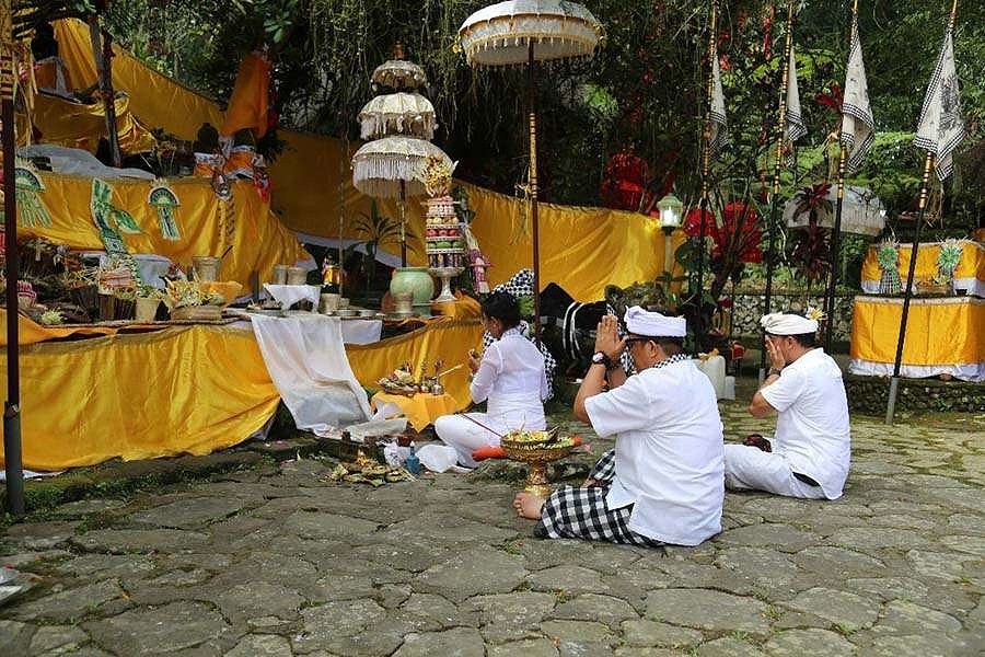 Pagerwesi, Pujawali di Pura Luhur Besikalung | BALIPOST.com