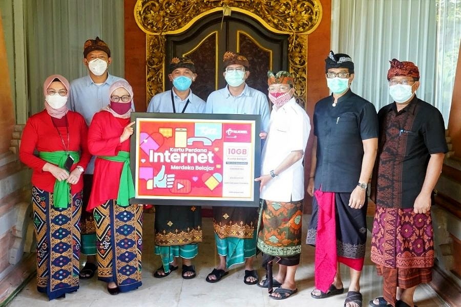 Telkomsel Beri 150.000 Kartu Merdeka Belajar Jarak Jauh di Provinsi ...