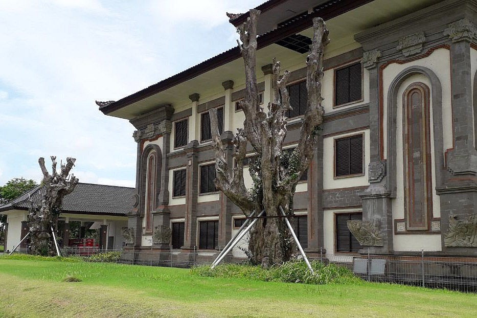 Tahun Lalu Diresmikan, Begini Kondisi Dua Gedung Baru di Puspem Badung ...