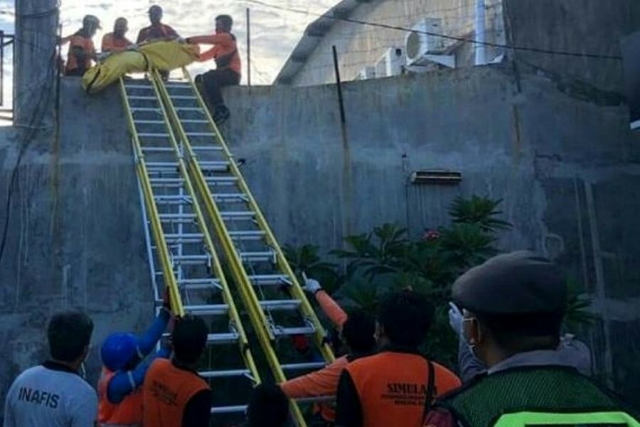 Tersetrum Listrik Tegangan Tinggi, Pekerja Toko Modern Tewas | BALIPOST.com