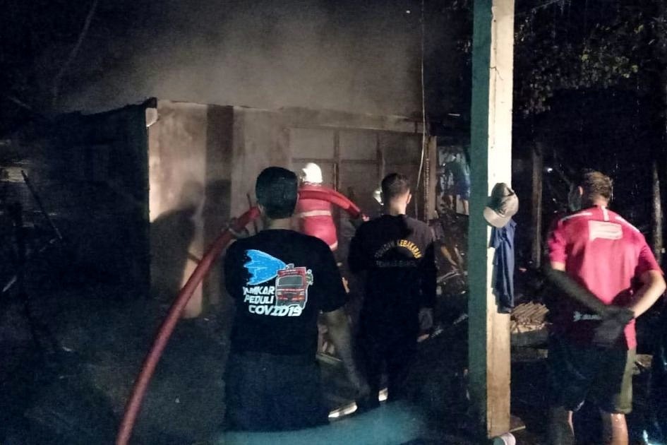 Gudang Kayu di Penatahan Terbakar | BALIPOST.com
