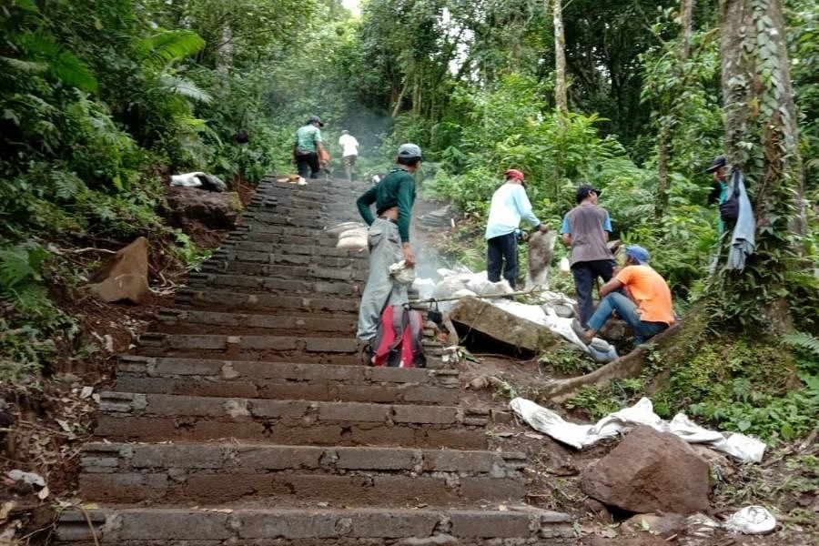 Sudah 60 Persen, Pengerjaan 1.000 Anak Tangga Bukit Kembar Kenusut-Pura ...