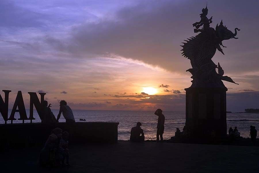 7 Pantai untuk Nikmati Sunset di Bali, Dijamin Stres Langsung Lenyap ...