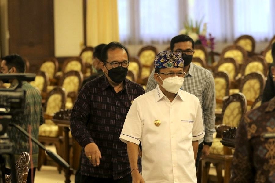 Gubernur Koster Setujui Ranperda Penggabungan OPD | BALIPOST.com Gubernur Koster Setujui Ranperda Penggabungan OPD | BALIPOST.com