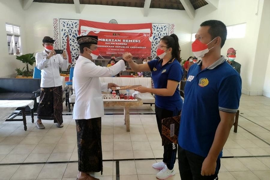 Ratusan Napi Lapas Tabanan Terima Remisi, Satu Orang Langsung Bebas | BALIPOST.com