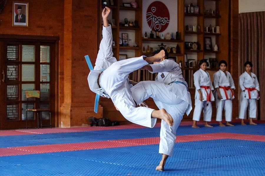 Karate Targetkan 4 Nomor ke Final | BALIPOST.com