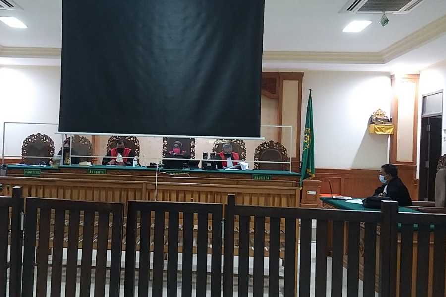 Kasus Dugaan Korupsi LPD Belusung, Sambil Nangis Terdakwa Ngaku Gunakan Rp 1,5 Miliar | BALIPOST.com