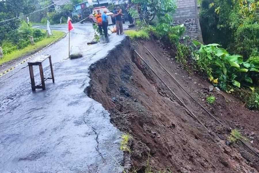 Jalan Longsor di Desa Mayong Dilaporkan ke Provinsi | BALIPOST.com