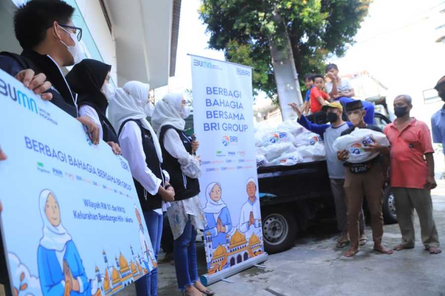 Berbagi Bahagia di Ramadan, BRI Group Bagikan 80.000 Paket Sembako | BALIPOST.com