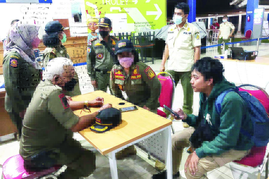 Di Terminal Mengwi, Ribuan Penumpang Diperiksa | BALIPOST.com