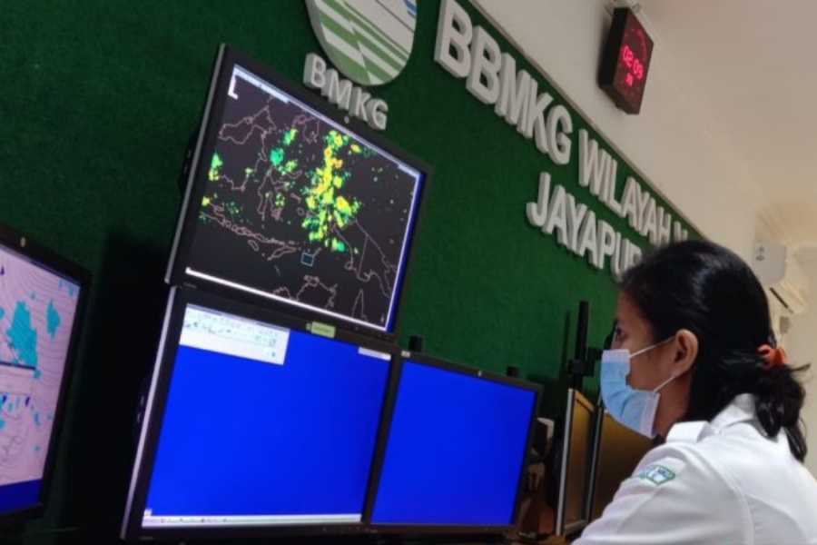 BMKG : Peringatan Dini Gelombang Tinggi Hingga 6 Meter | BALIPOST.com