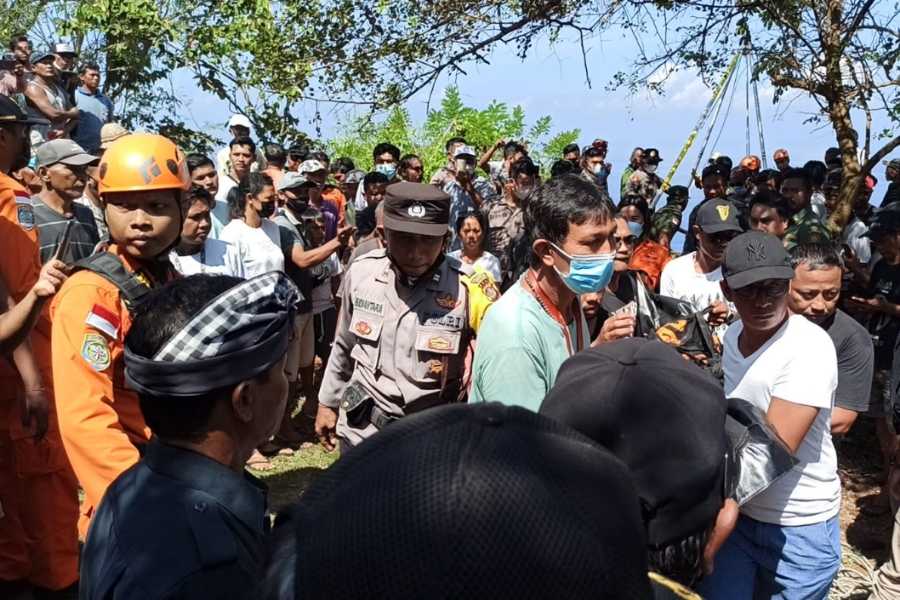 Lompat dari Tebing Dekat Pura Selonding, Warga Ditemukan Tak Bernyawa ...