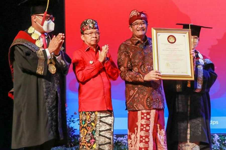 Presiden Ke 5 Megawati Peroleh Anugerah Bali Bhuwana Mahottama Nugraha