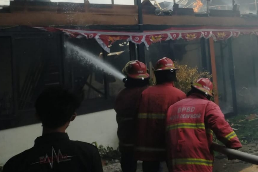 Dua Bangunan Di Pedungan Terbakar, Kerugian Ratusan Juta 1 | BALIPOST.com