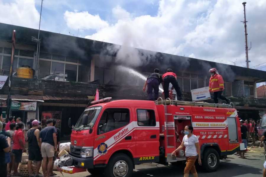 Kebakaran Landa Pasar Bajera, 3 Mobil Damkar Dikerahkan | BALIPOST.com