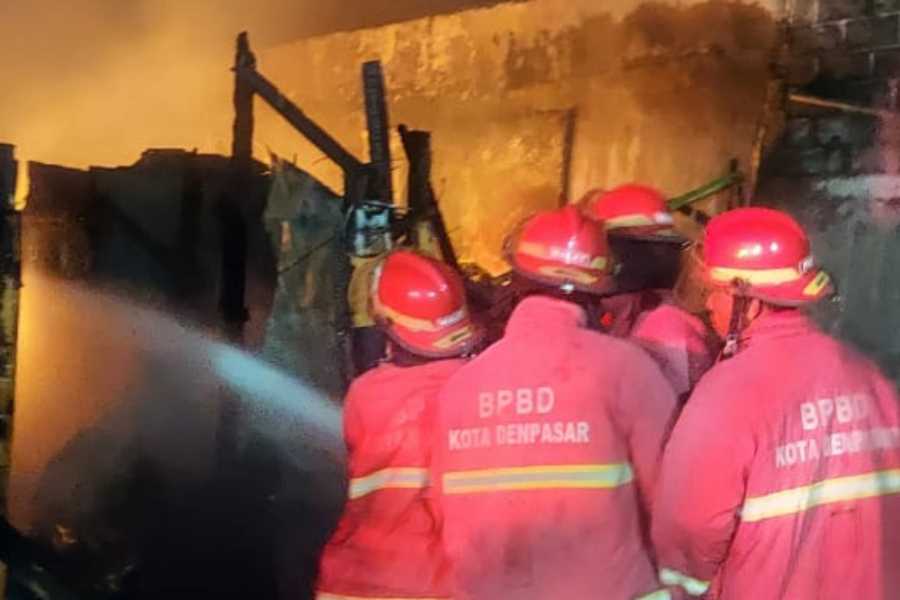 Rumah Di Denbar Terbakar, Kerugian Capai Ratusan Juta 1 | BALIPOST.com