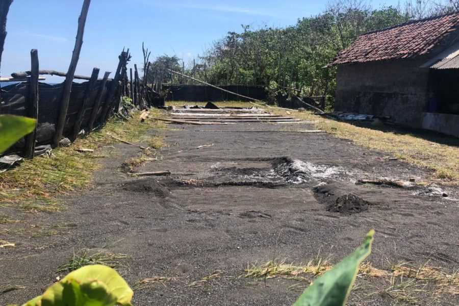 Lahan Pertanian Garam di Pengalon Makin Terkikis | BALIPOST.com