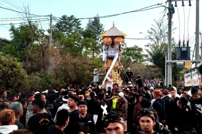 Mahagotra Catur Sanak Bali Mula Semeton Kayuan Gelar "Ngaben Massal ...