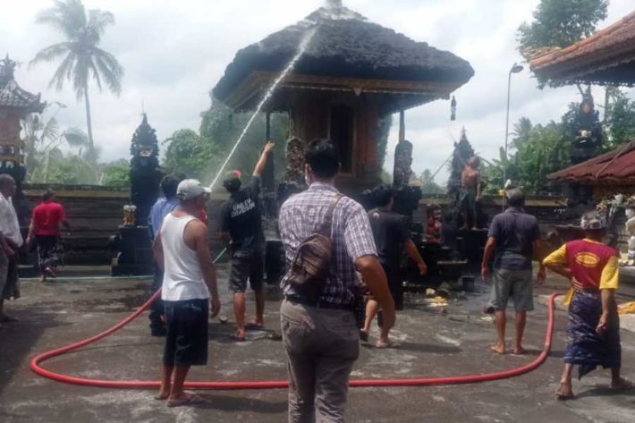 Pelinggih Gedong Pura Dalem Meliling Kebakaran | BALIPOST.com