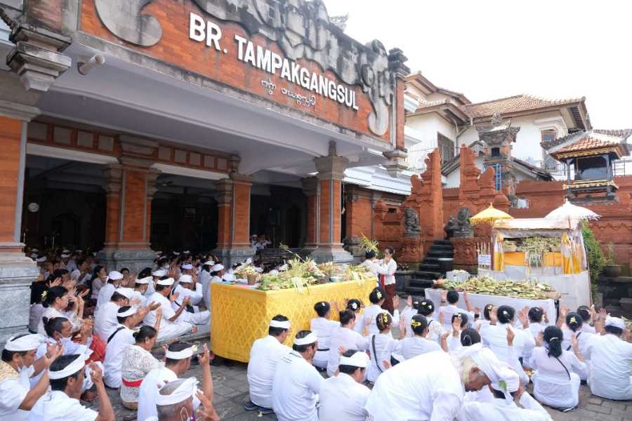 Tampakgangsul Gelar "Ngenteg Linggih" hingga "Jempong Asu" | BALIPOST.com