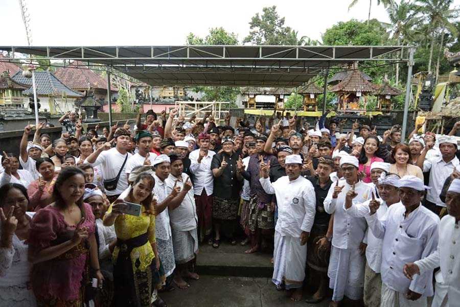 Bupati Giri Prasta Serahkan Hibah Rp4,3 Miliar di Bangli | BALIPOST.com