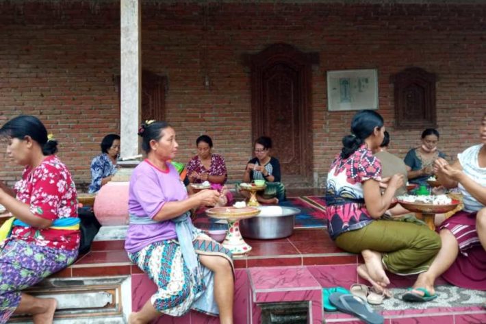 Desa Adat Manduang Berdayakan Serati Banten | BALIPOST.com